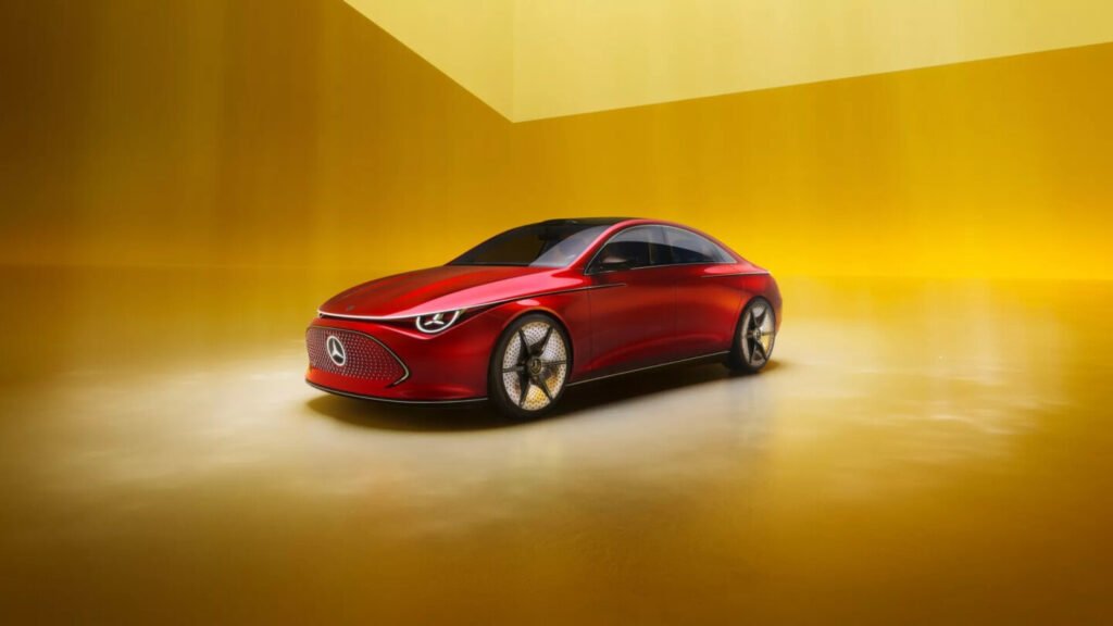 Uudesta Mercedes CLA:sta annettiin esimakua – täyssähköisellä ...