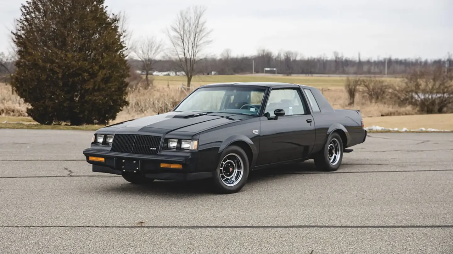 Tiiliskiven Mallinen Buick Jätti 1980 Luvulla Jopa Ferrarin Ja